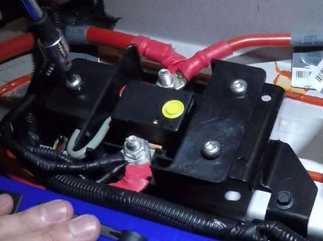 Changing the Battery in an Aston Martin DB9 – Aston 1936