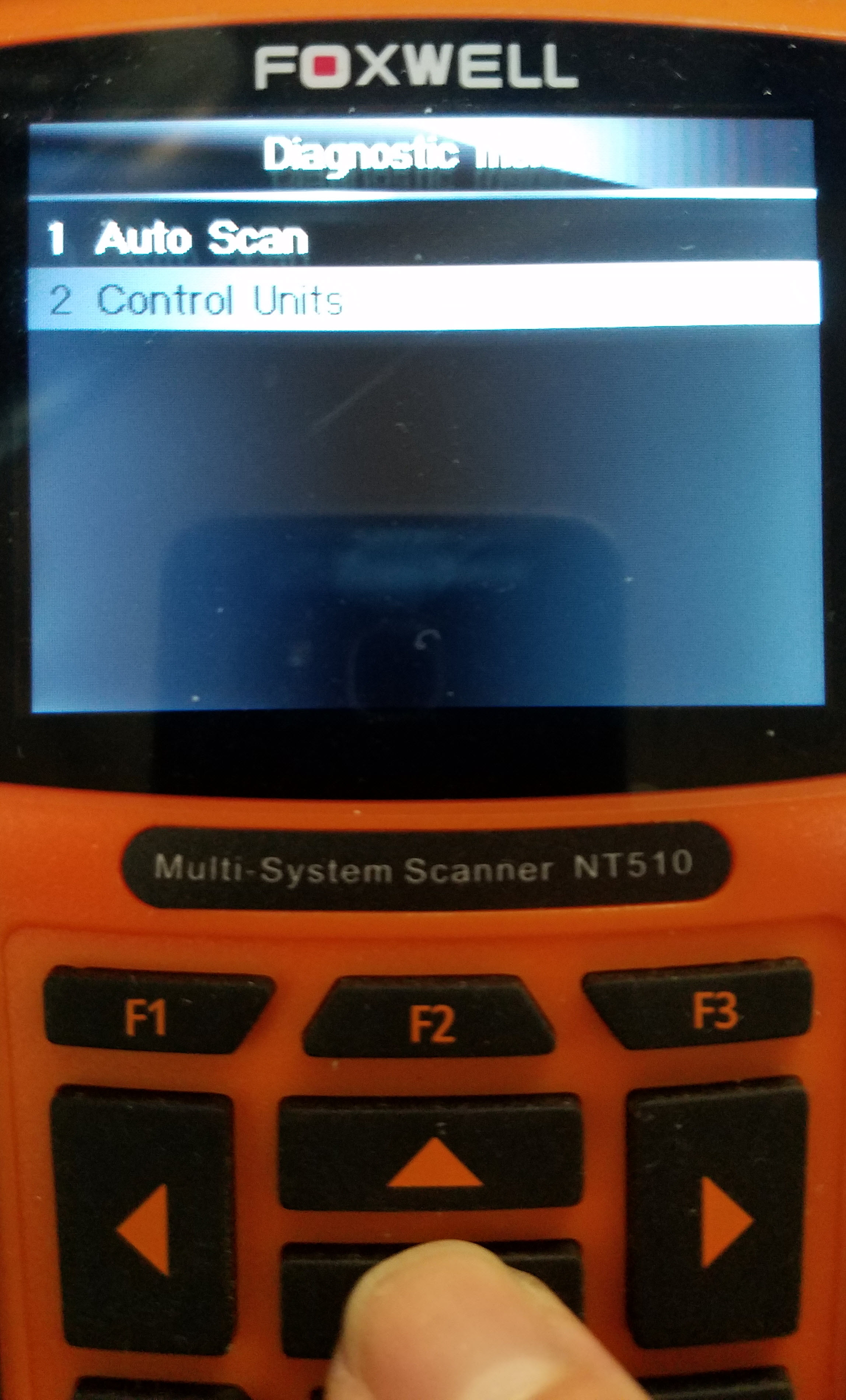 Resetting the Time for Regular Service Warning using a Foxwell Scanner ...