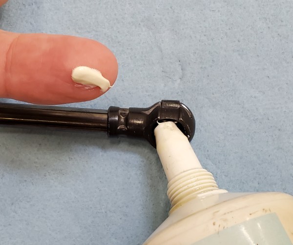 Changing the Door Gas Struts in an Aston Martin DB9 – Aston 1936