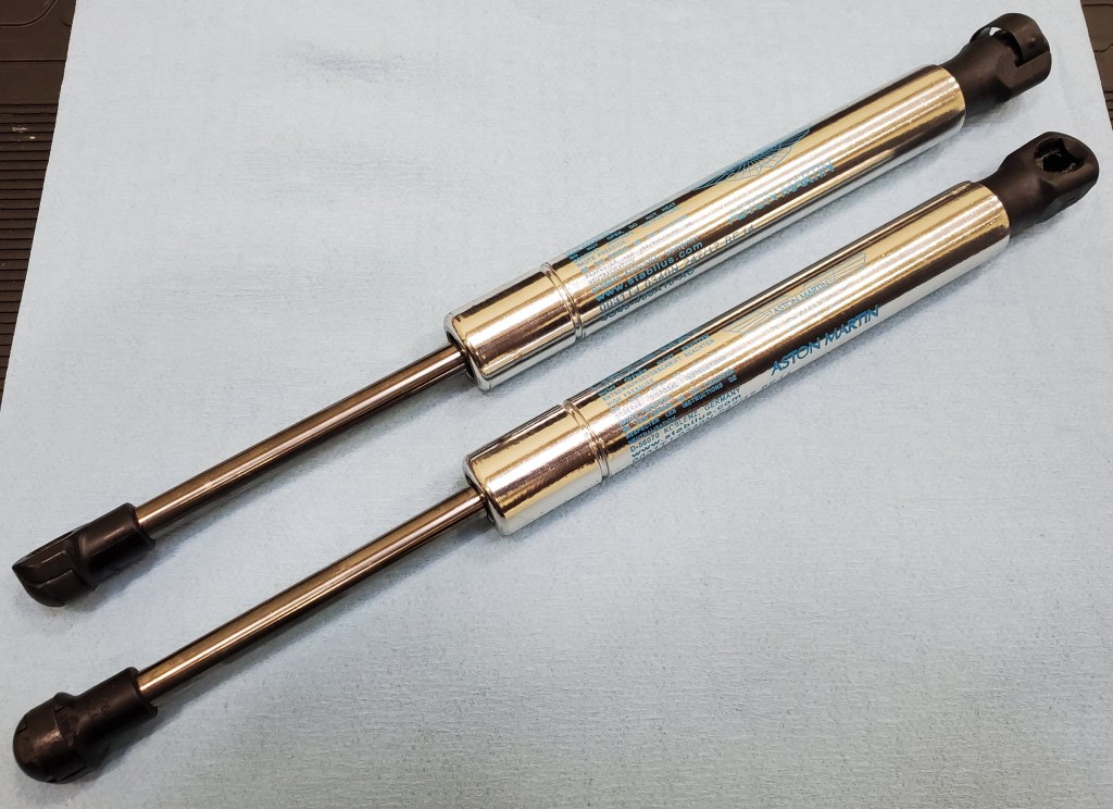 Changing the Trunk Gas Struts in an Aston Martin DB9 – Aston 1936