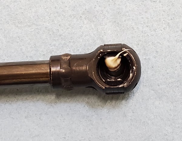 Changing the Door Gas Struts in an Aston Martin DB9 – Aston 1936